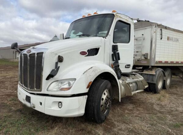 [Auction]: 2020 Peterbilt 579 | VIN: 1XPBDP9X4LD708527 | damaged | CAG