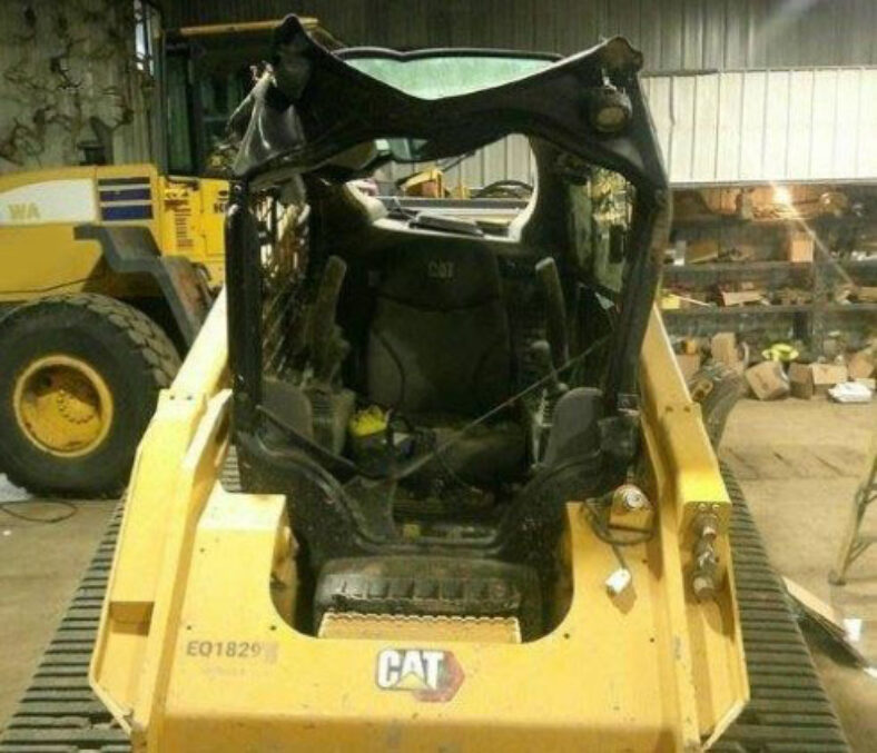 [Auction]: 2021 Caterpillar 289D3 Skid Steer | Iowa | damaged | CAG