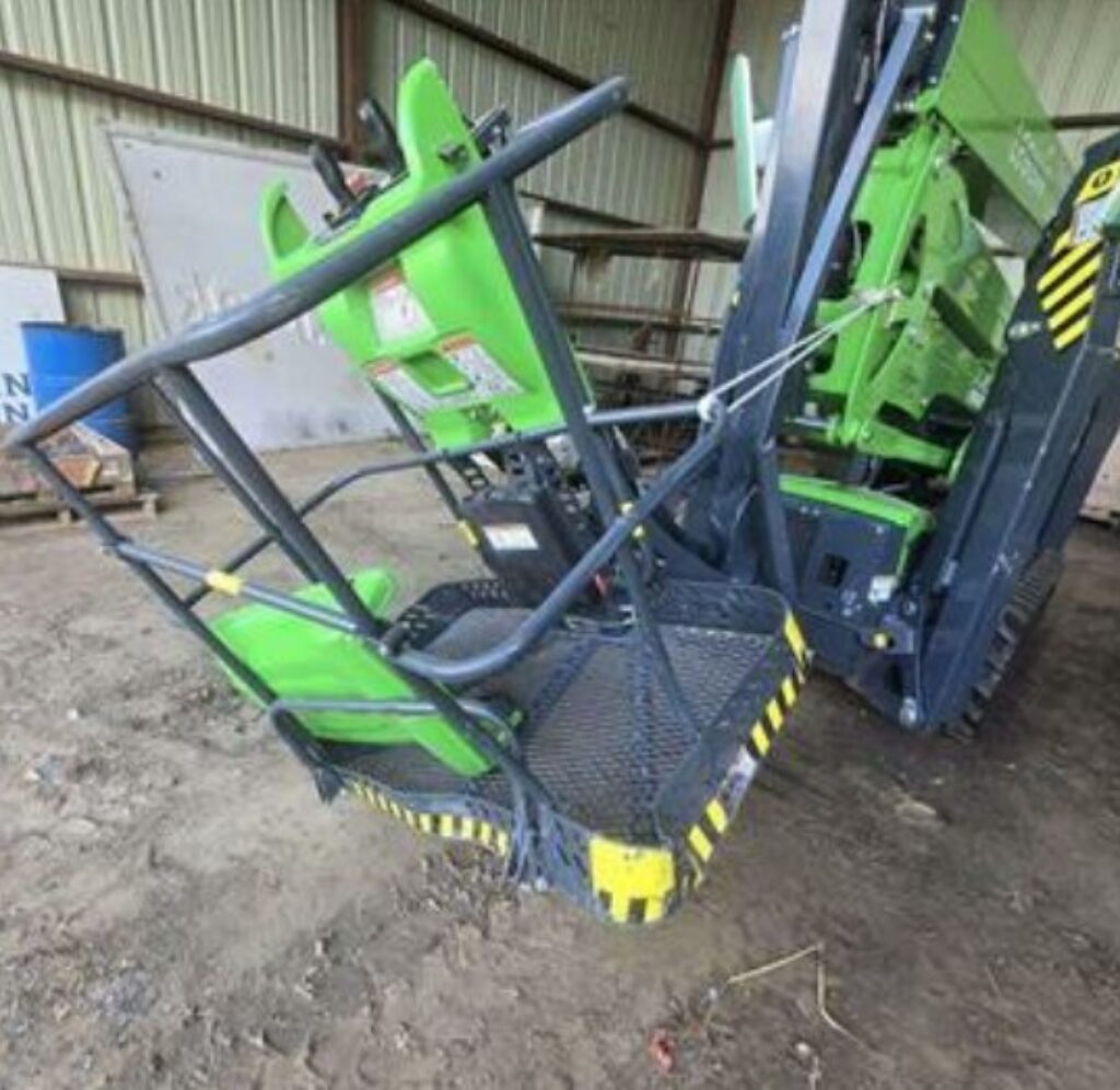 [Auction]: 2024 Leguan 225 Tracked Lift | est. 442 hours miles ...