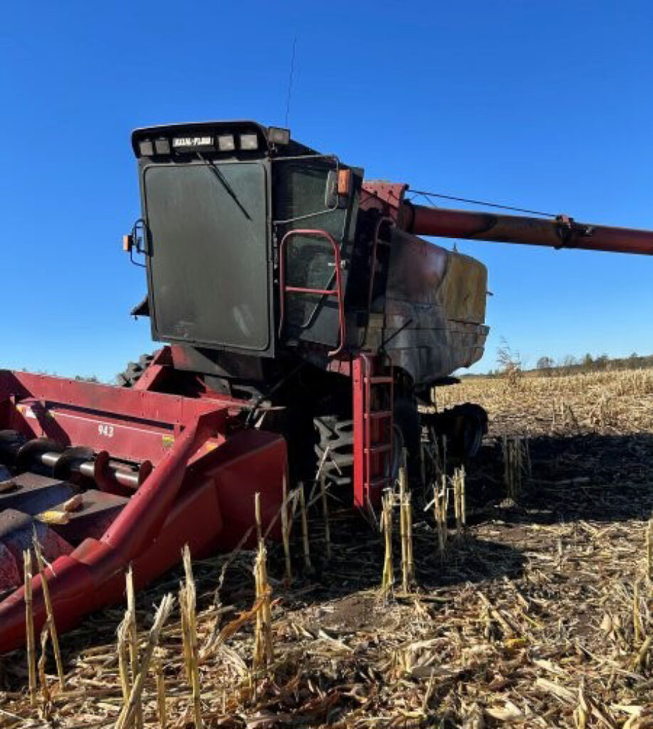 [Auction]: 1988 CASE IH 1640 Combine | est. 4,500 hours miles | damaged ...