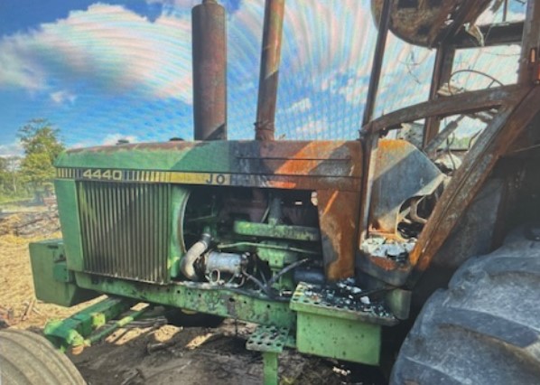 [Auction]: John Deere 4440 Tractor | Indiana | damaged | CAG