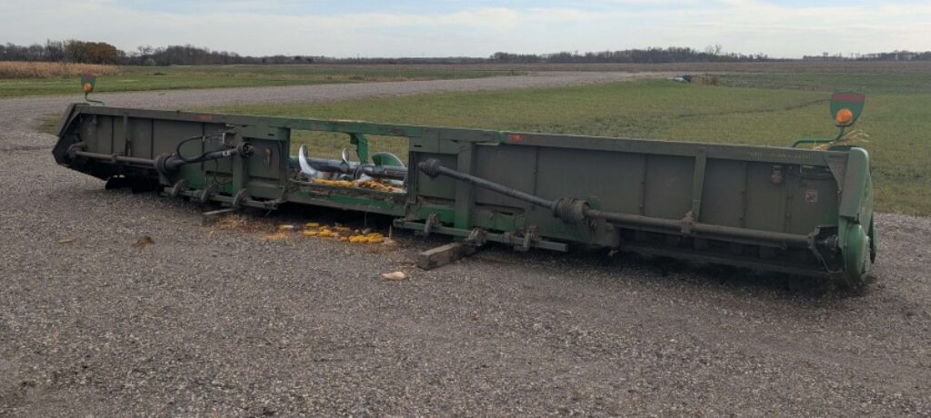 [Auction]: 2018 John Deere 718C Corn Header | North Dakota | damaged | CAG