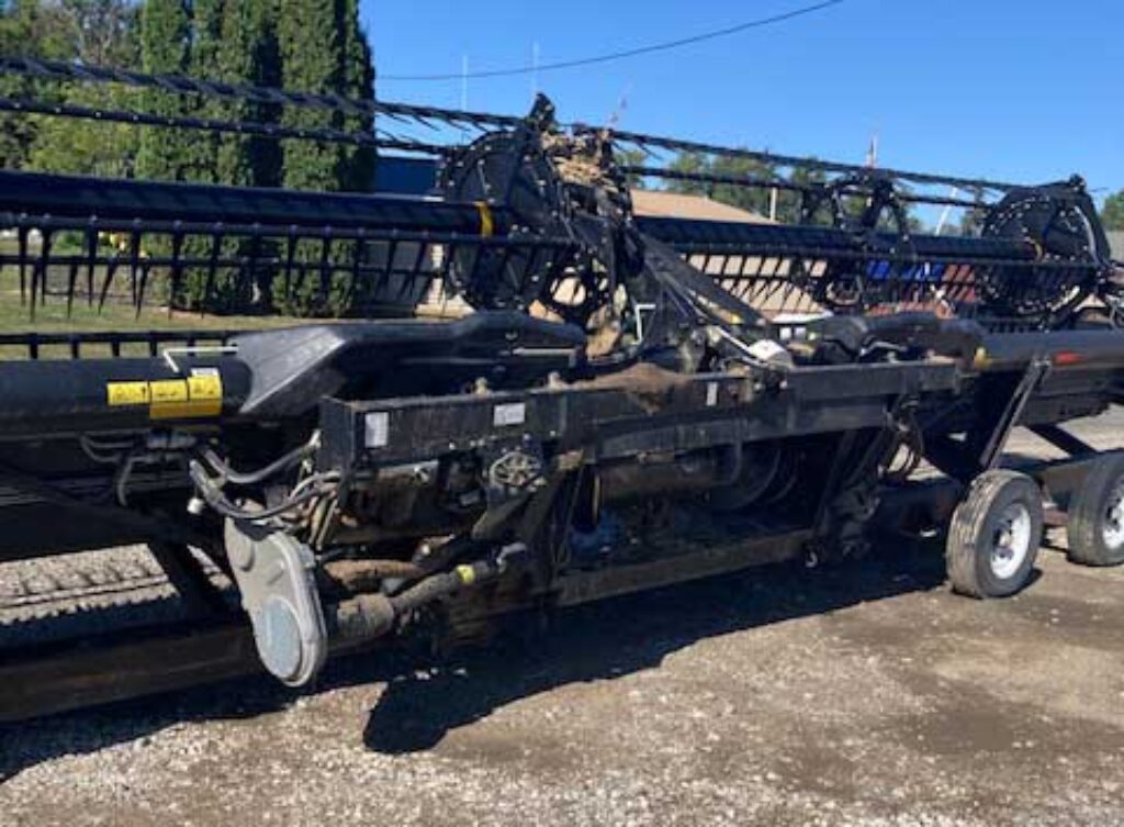 [Auction]: 2015 MacDon FD75-S Flexdraper Header | Iowa | damaged | CAG
