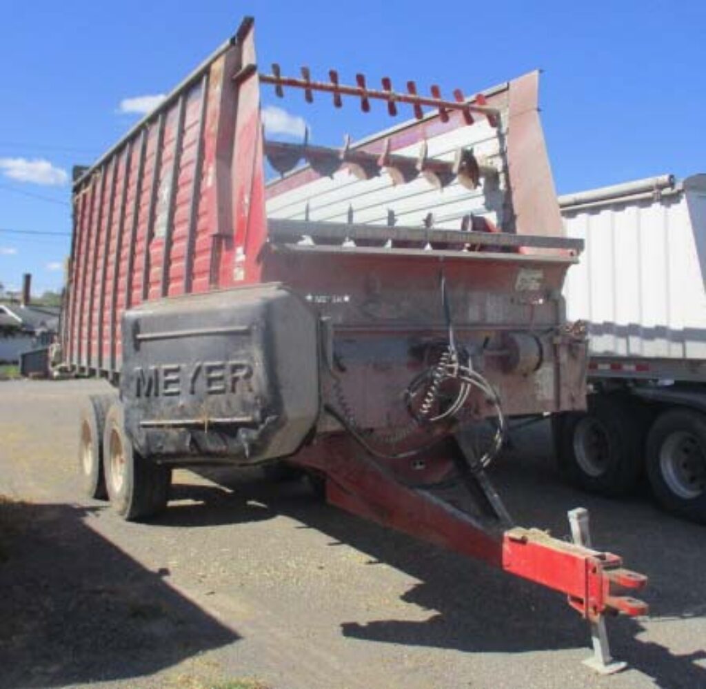 [Auction]: 2016 Meyer RT220 Forage Wagon | Ohio | damaged | CAG