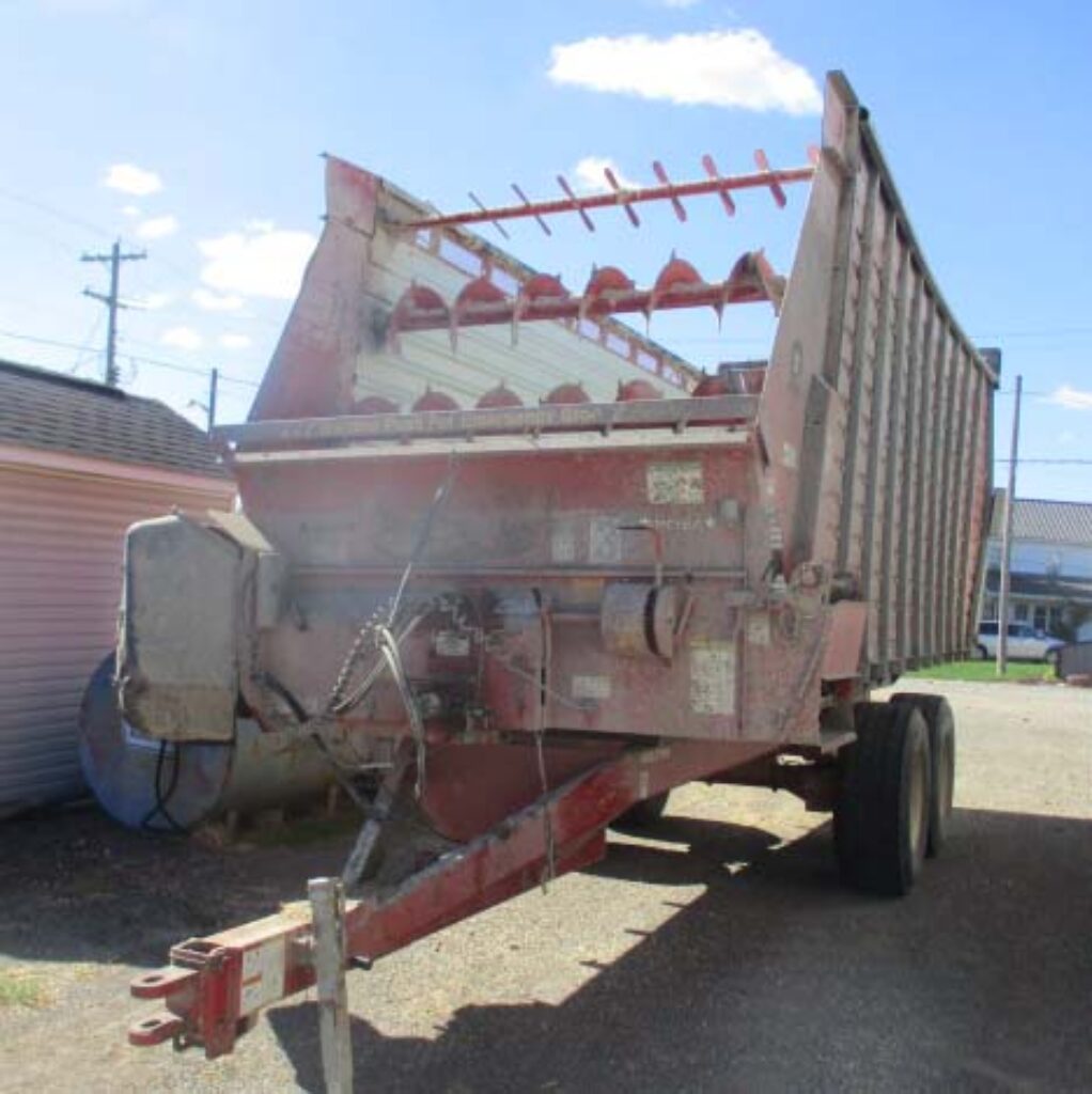 [Auction]: 2016 Meyer RT220 Forage Wagon | Ohio | damaged | CAG