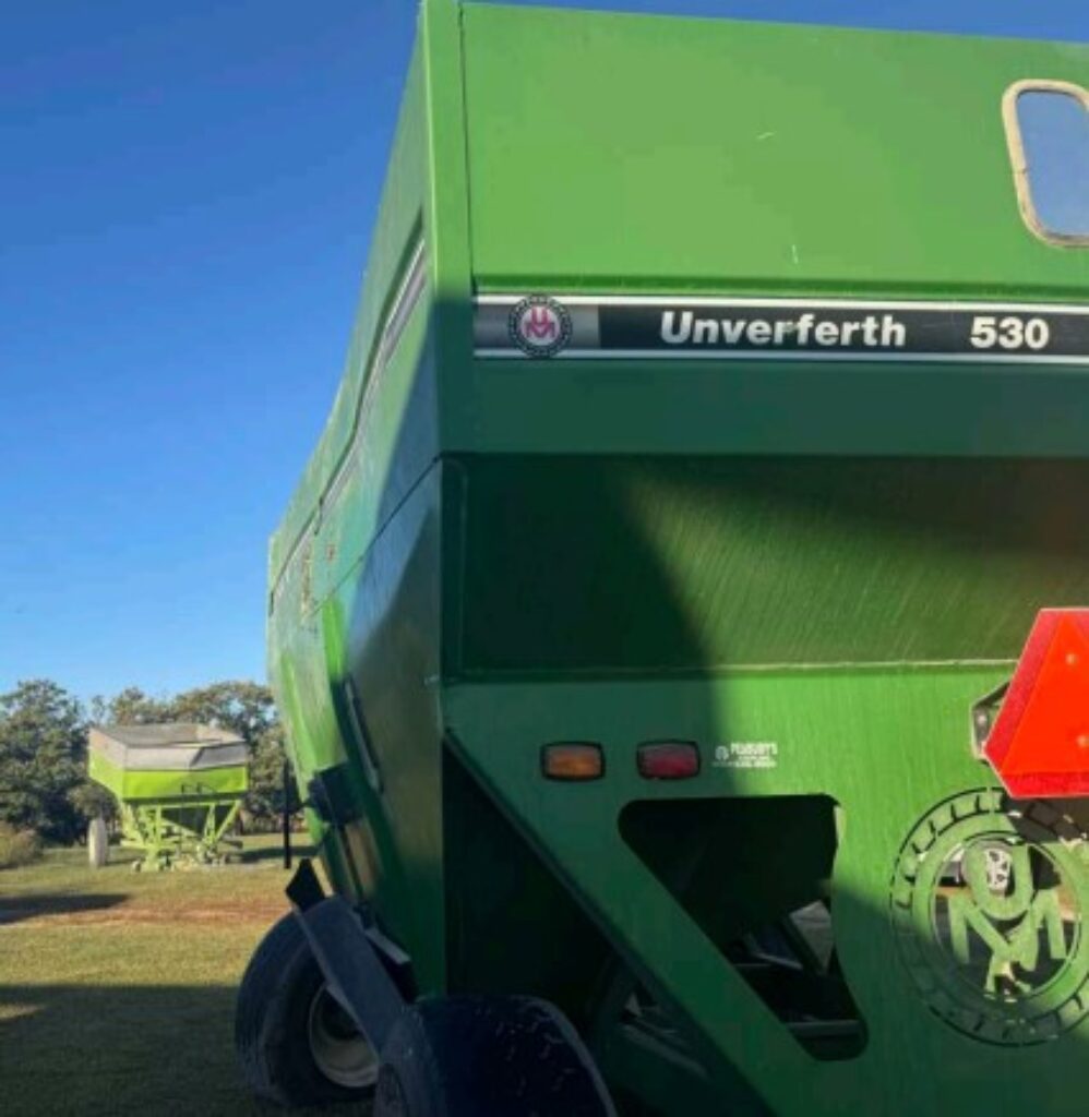 [Auction]: 1996 Unverferth 530 Gravity Wagon | Iowa | damaged | CAG