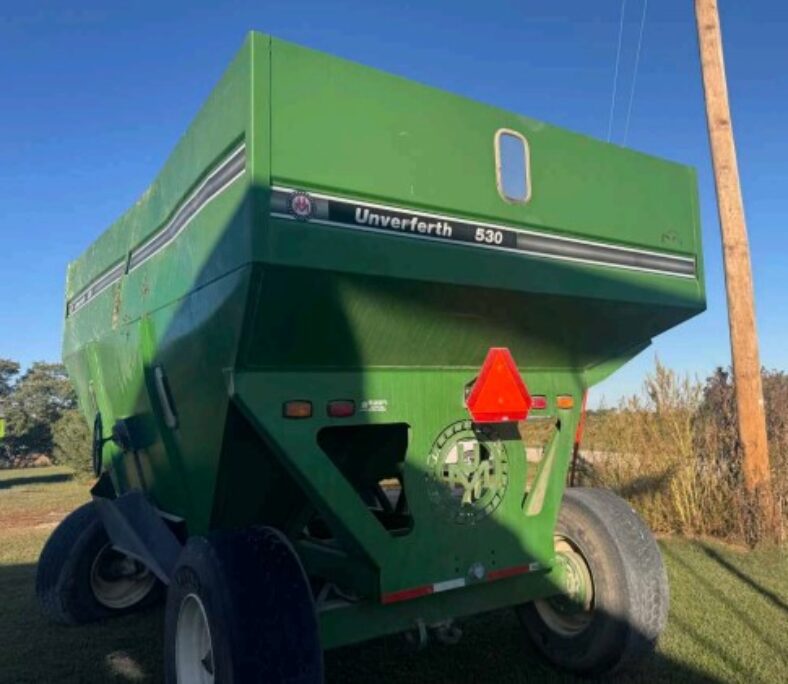 [Auction]: 1996 Unverferth 530 Gravity Wagon | Iowa | damaged | CAG