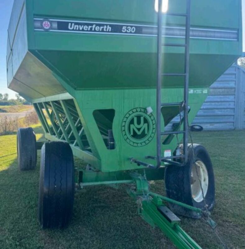 [Auction]: 1996 Unverferth 530 Gravity Wagon | Iowa | damaged | CAG