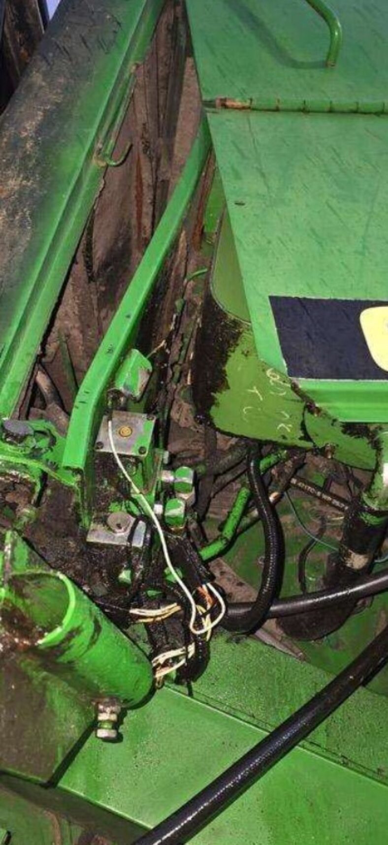 [Auction]: 1989 John Deere 6620 Side Hill Combine | est. 5,618 hours ...