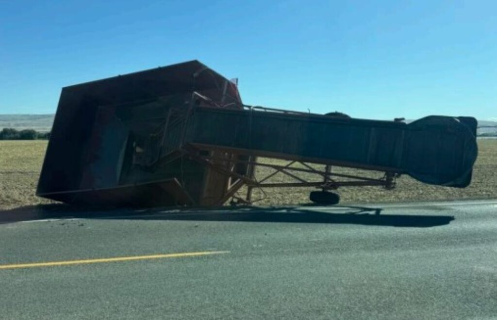 [Auction]: 1991 Spudnik 1800 Evenflow Hopper | Idaho | damaged | CAG