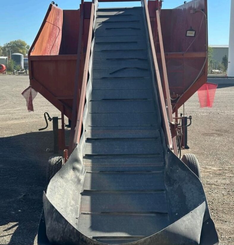 [Auction]: 1991 Spudnik 1800 Evenflow Hopper | Idaho | damaged | CAG