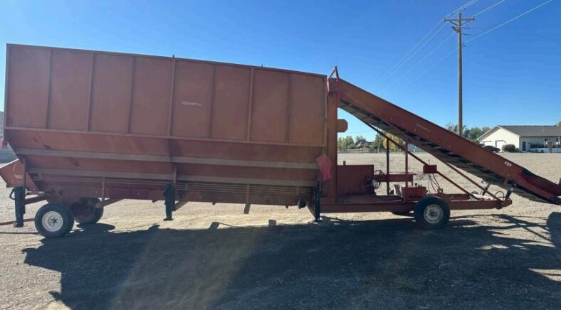 [Auction]: 1991 Spudnik 1800 Evenflow Hopper | Idaho | damaged | CAG