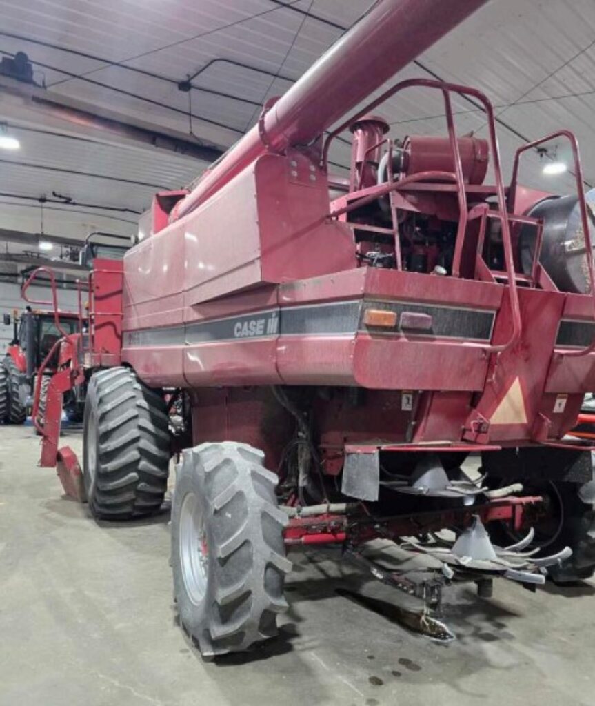 [Auction]: 1995 CASE IH 2166 Combine | Iowa | damaged | CAG