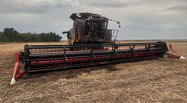 [Auction]: 1995 Case IH 2188 Combine | Engine Hours: est.3,100 ...