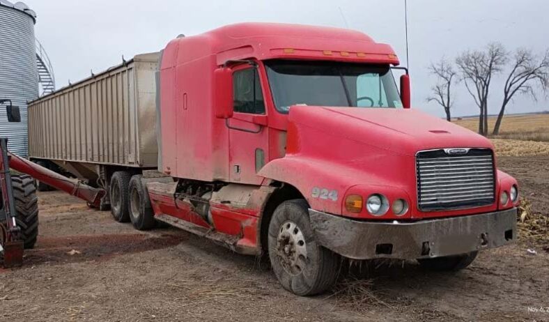 [Auction]: 2000 Freightliner CC Conventional | VIN: 1FUYSXYB6YPB91403 ...