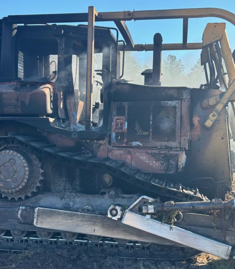 [Auction]: 2004 Caterpillar D7R Dozer | Est 8900 hours miles | damaged ...