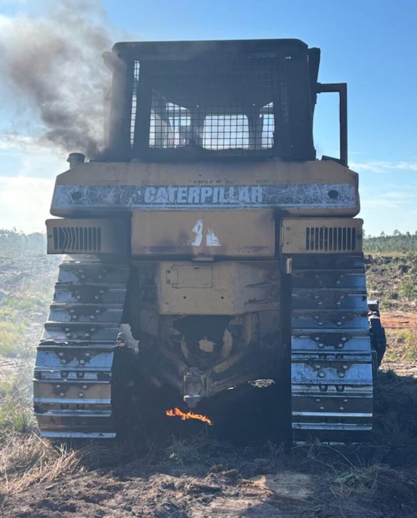 [Auction]: 2004 Caterpillar D7R Dozer | Est 8900 hours miles | damaged ...