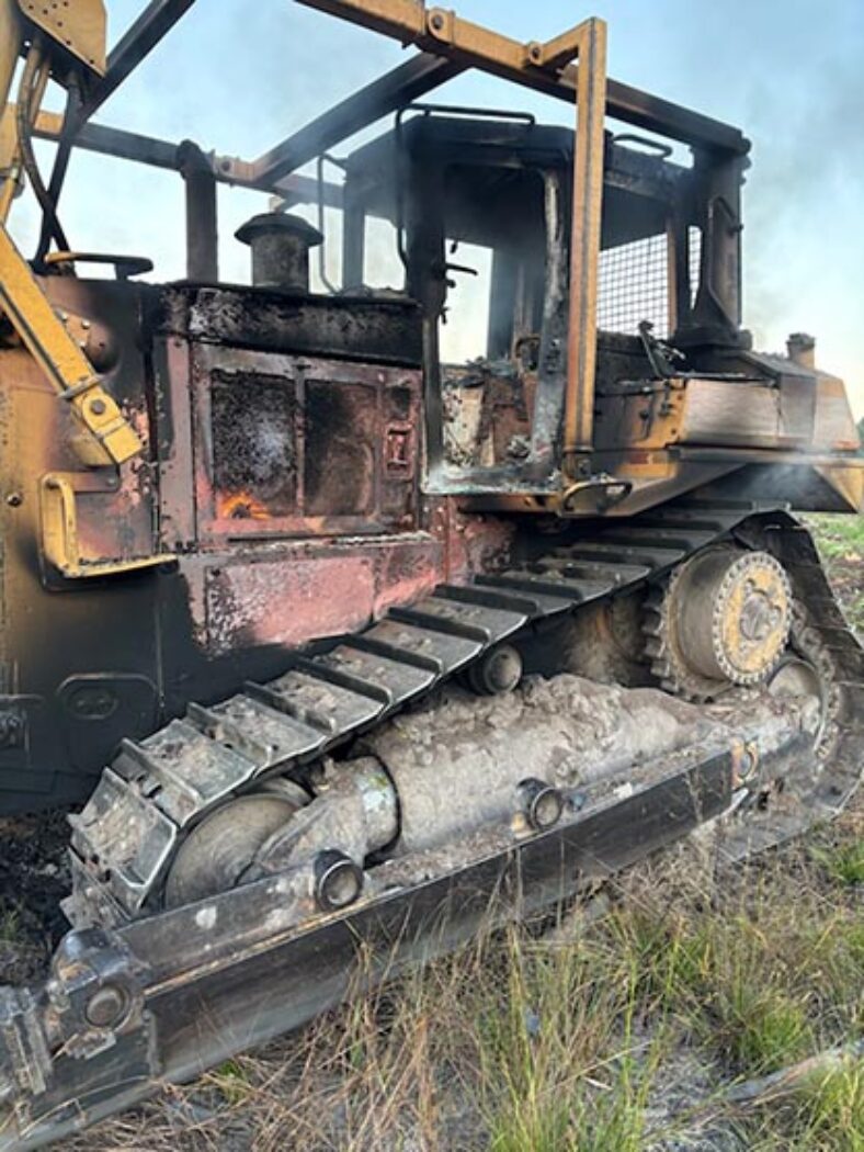 [Auction]: 2004 Caterpillar D7R Dozer | Est 8900 hours miles | damaged ...