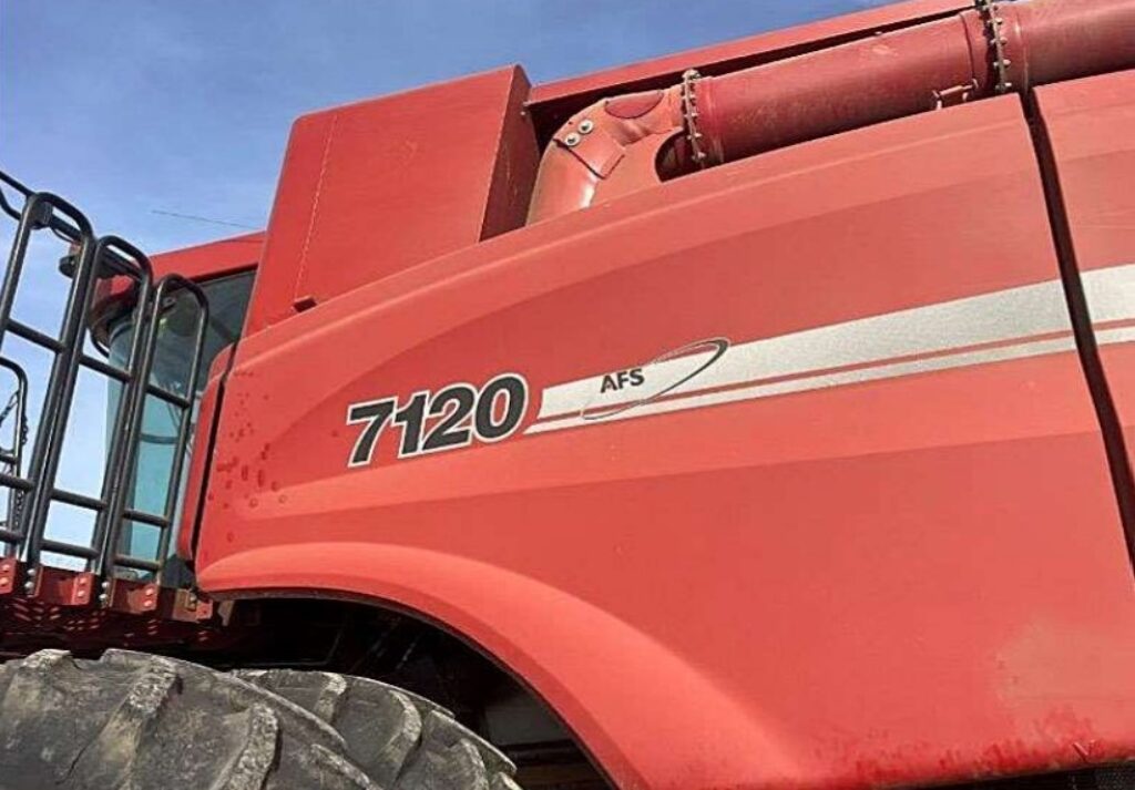 [Auction]: 2009 Case IH 7120 Combine | Engine Hours: est. 3,263 ...