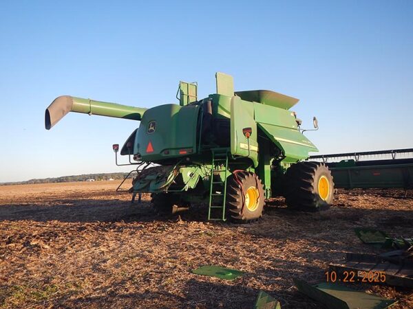[Auction]: 2010 John Deere 9770 STS Combine | Engine Hours: est. 3500 ...