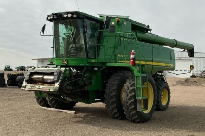 [Auction]: 2010 John Deere 9870 STS Combine | est 4016 miles | damaged ...