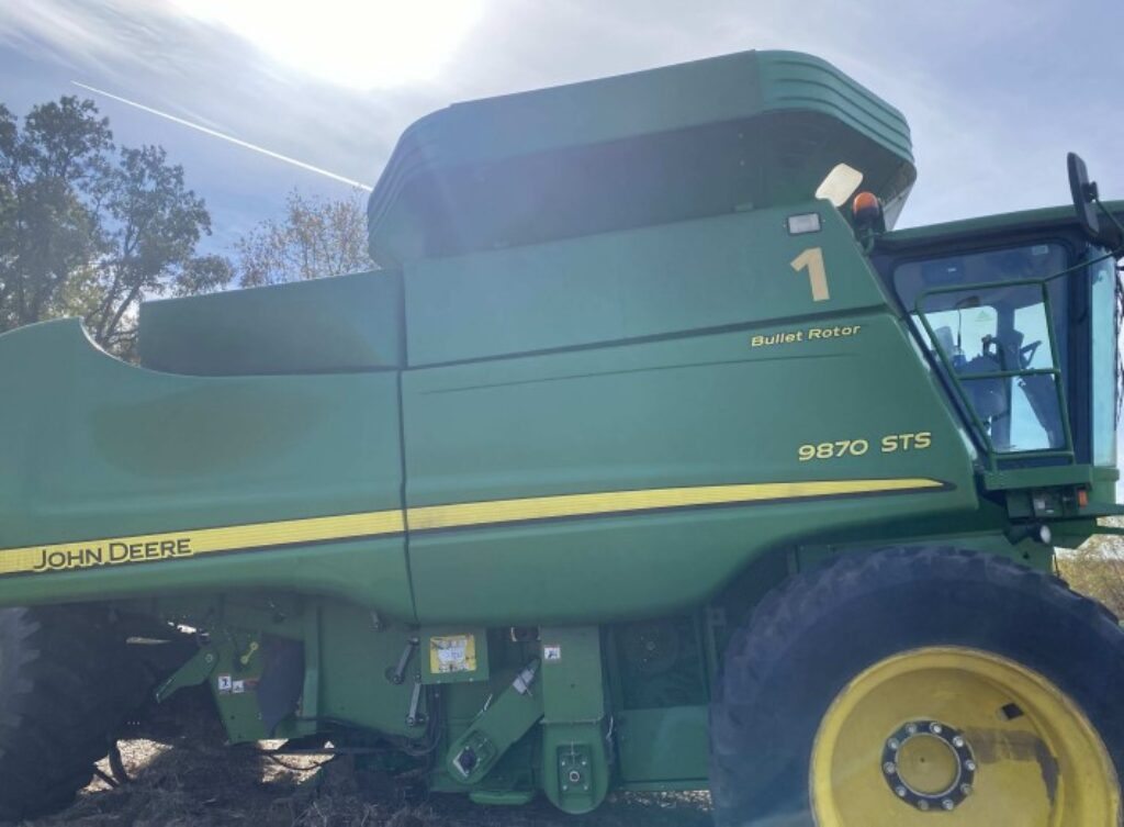 [Auction]: 2011 John Deere 9870 STS Combine | Engine Hours: est. 5,079 ...