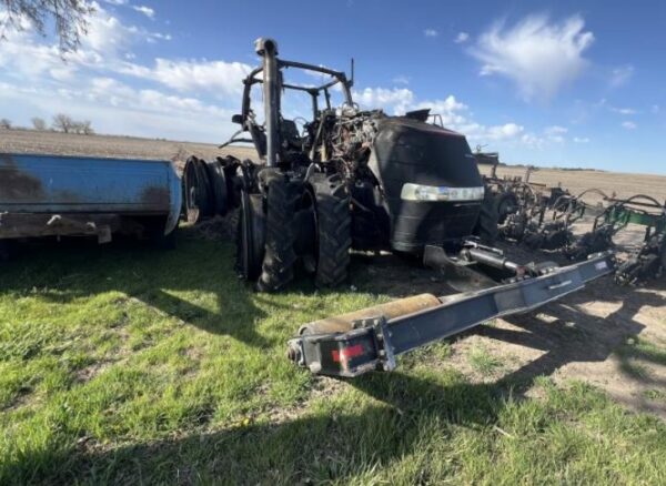[Auction]: 2013 CASE IH Magnum 260 Tractor | Nebraska | damaged | CAG