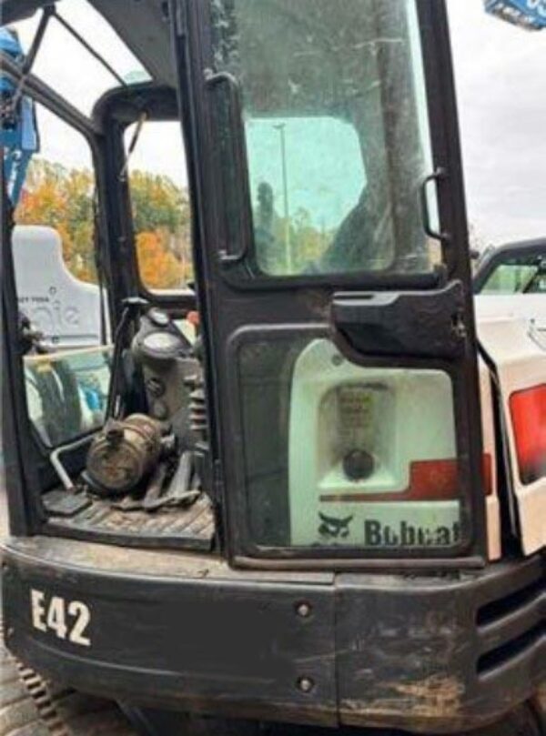 [Auction]: 2015 Bobcat E42 Excavator | est. 53 hours miles | damaged | CAG