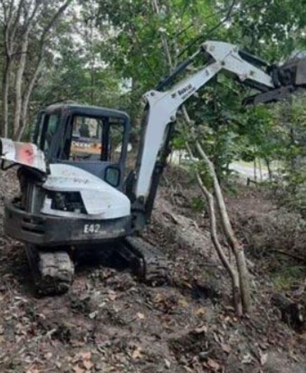 [Auction]: 2015 Bobcat E42 Excavator | est. 53 hours miles | damaged | CAG