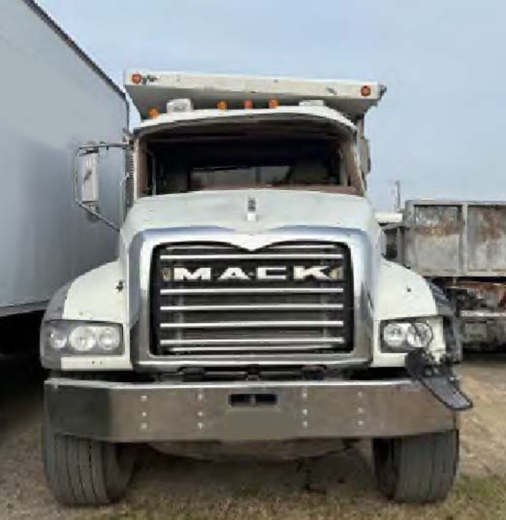 [Auction]: 2016 Mack Granite | VIN: 1M2AX09C7GM031080 | damaged | CAG