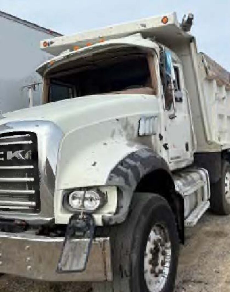 [Auction]: 2016 Mack Granite | VIN: 1M2AX09C7GM031080 | damaged | CAG