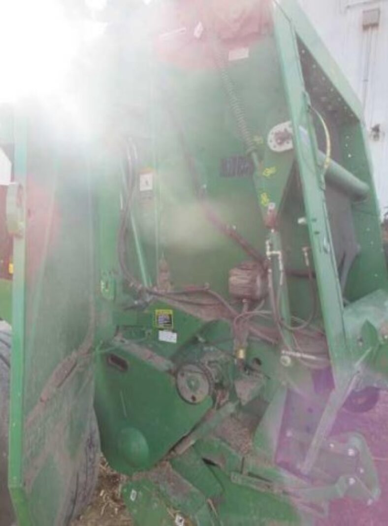[Auction]: 2017 John Deere 569 Baler | Iowa | damaged | CAG