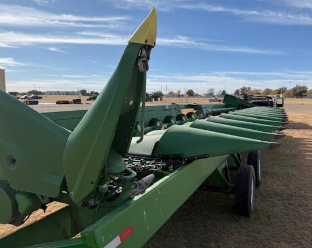 [Auction]: 2022 John Deere C16R Header - 16 Row | Kansas | damaged | CAG