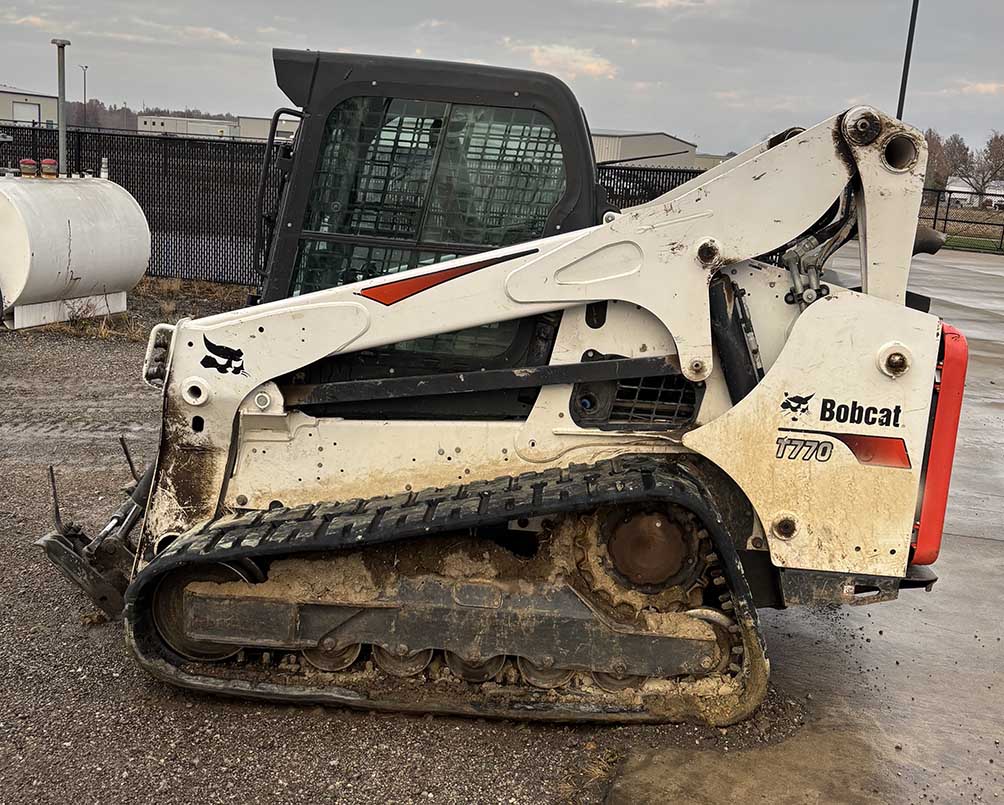 [Auction]: 2019 Bobcat T770 Skid Steer | est. 1761 hours miles ...