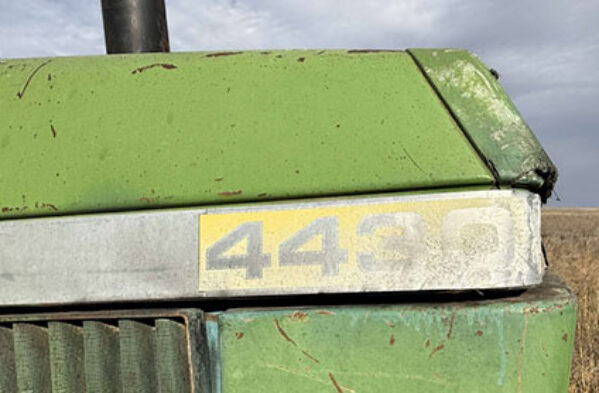 [Auction]: John Deere 4430 Tractor | Nebraska | damaged | CAG