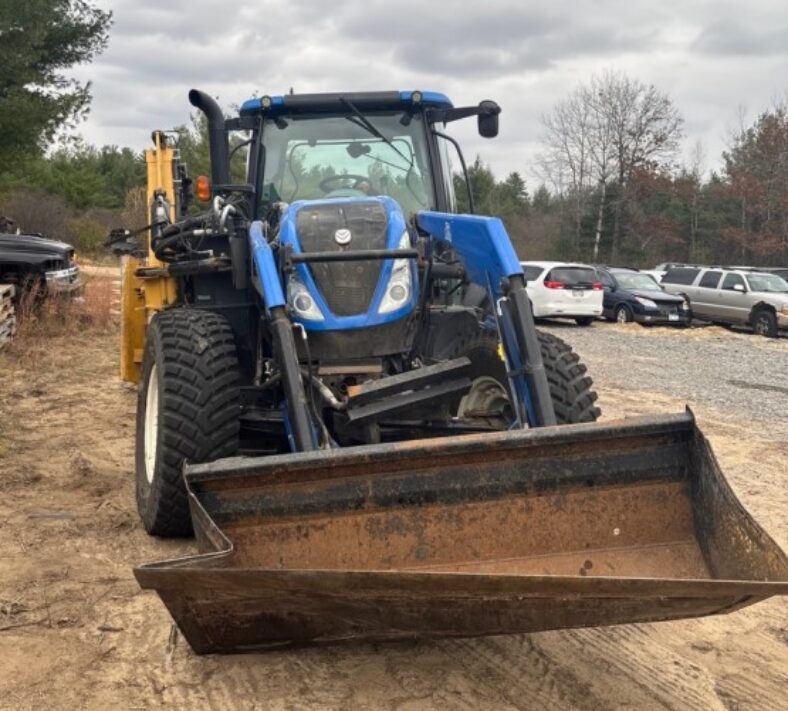 [Auction]: 2016 New Holland T6.145 Tractor | Est 3,000 hours miles ...
