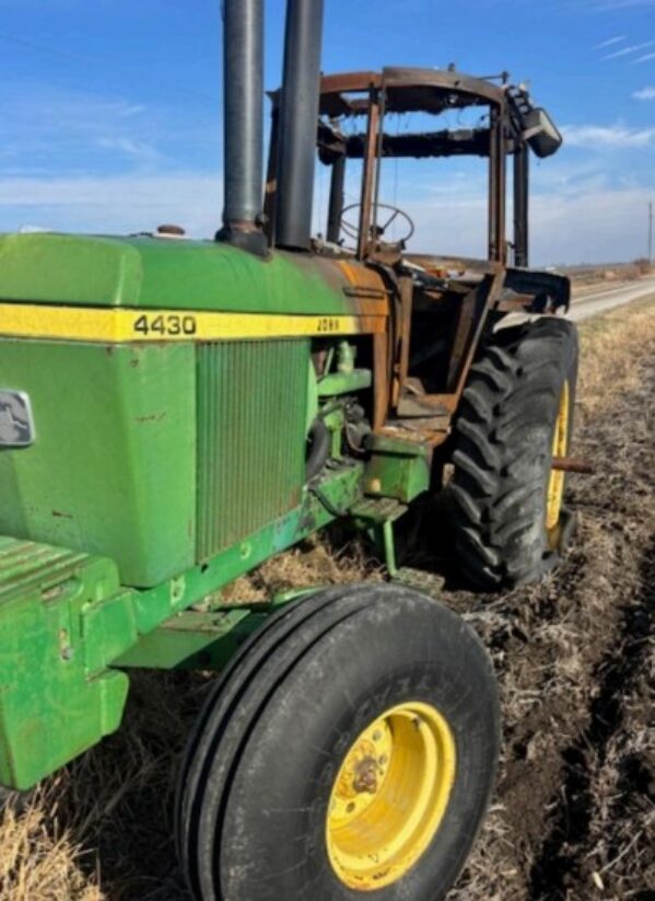 [Auction]: 1976 John Deere 4430 Tractor | Missouri | damaged | CAG