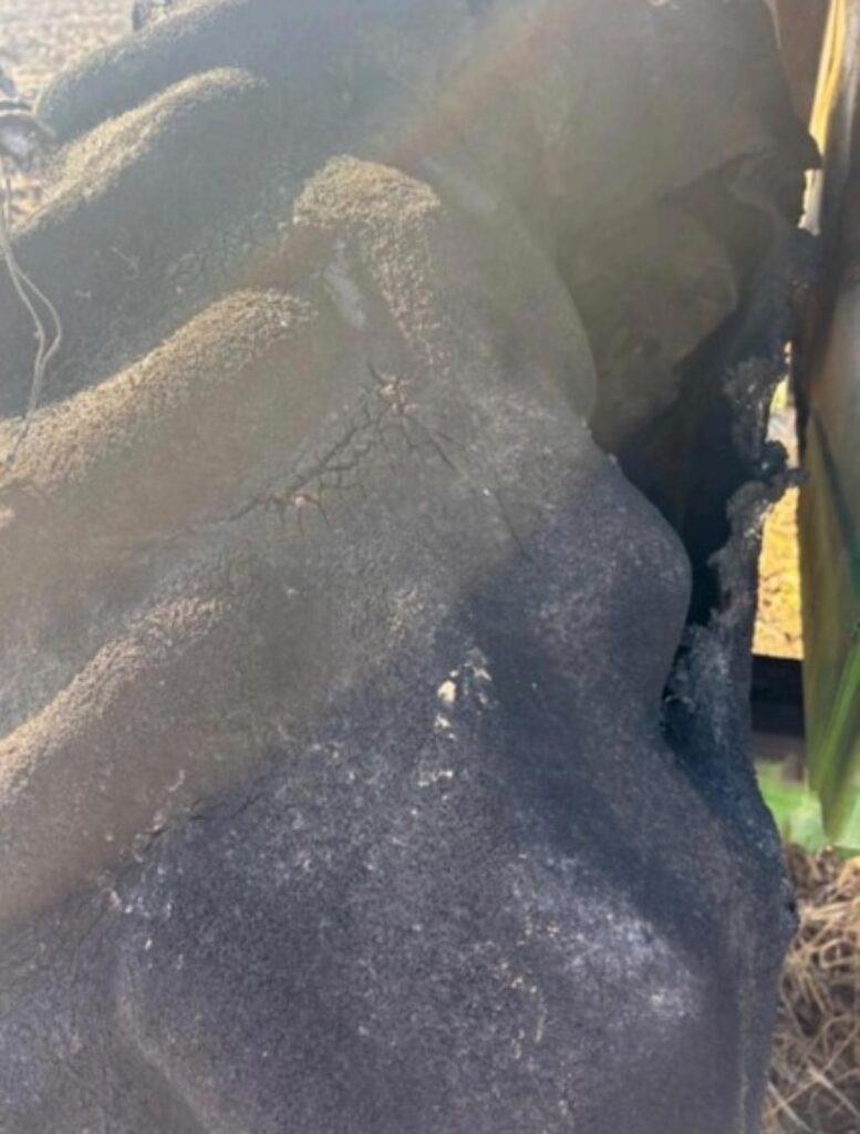 [Auction]: 1976 John Deere 4430 Tractor | Missouri | damaged | CAG