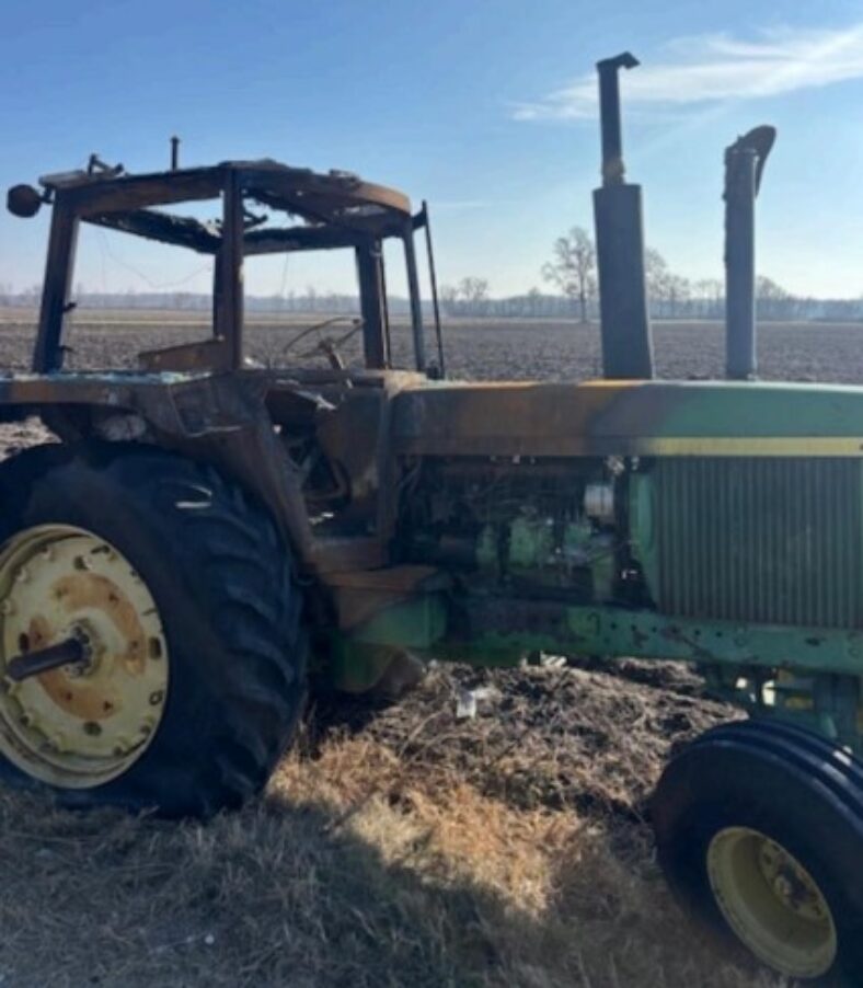 [Auction]: 1976 John Deere 4430 Tractor | Missouri | damaged | CAG