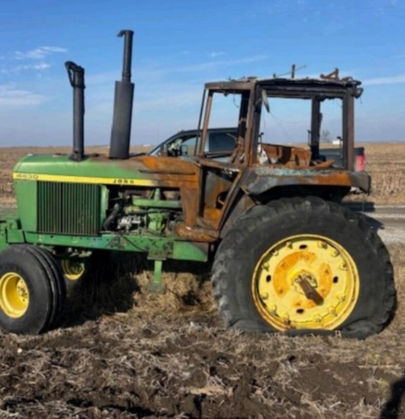 [Auction]: 1976 John Deere 4430 Tractor | Missouri | damaged | CAG