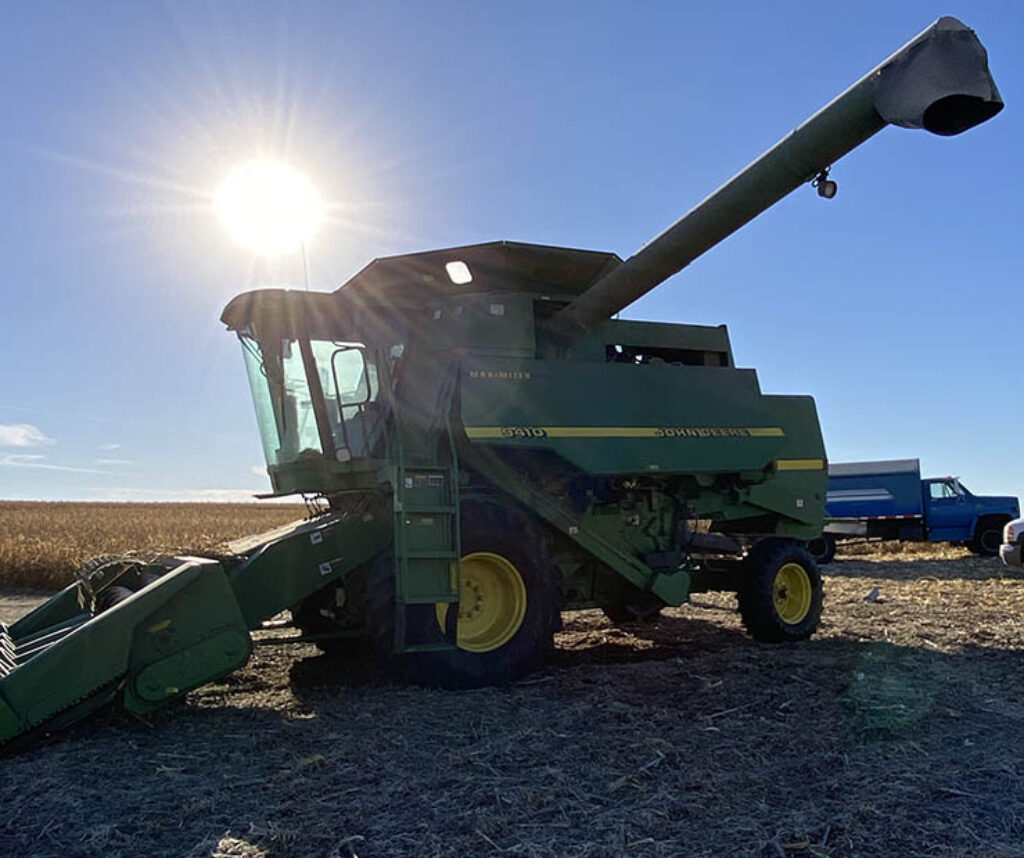 [Auction]: 1998 John Deere 9410 Combine | South Dakota | damaged | CAG