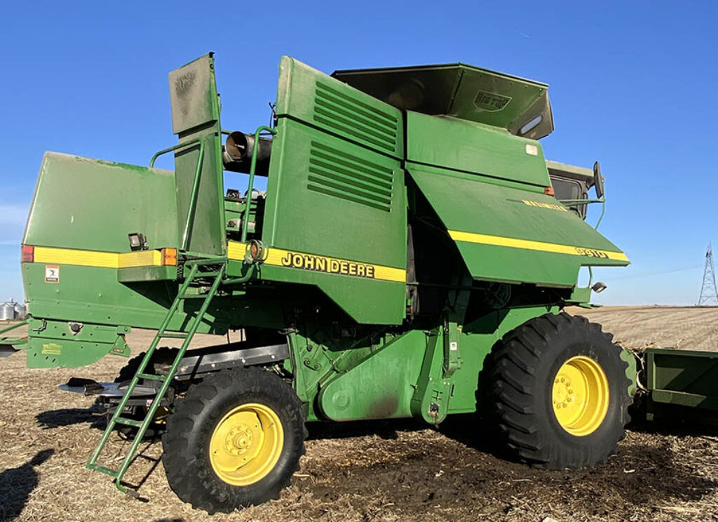 [Auction]: 1998 John Deere 9410 Combine | South Dakota | damaged | CAG