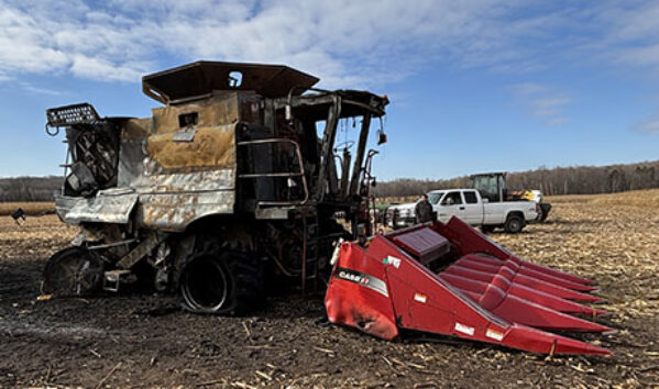 [Auction]: 2011 CASE IH 2606 Header | Wisconsin | damaged | CAG