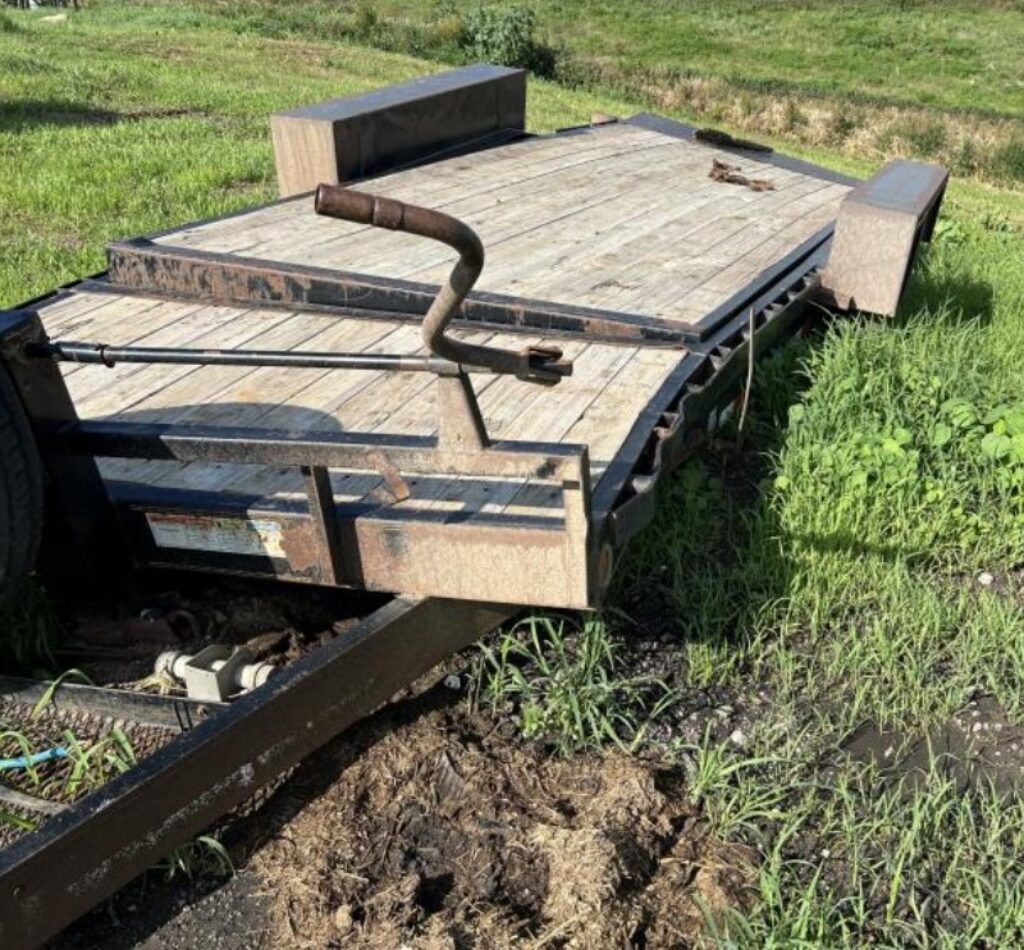 [Auction]: 2016 PJ Trailer | VIN: 4P5T62028G1248676 | damaged | CAG