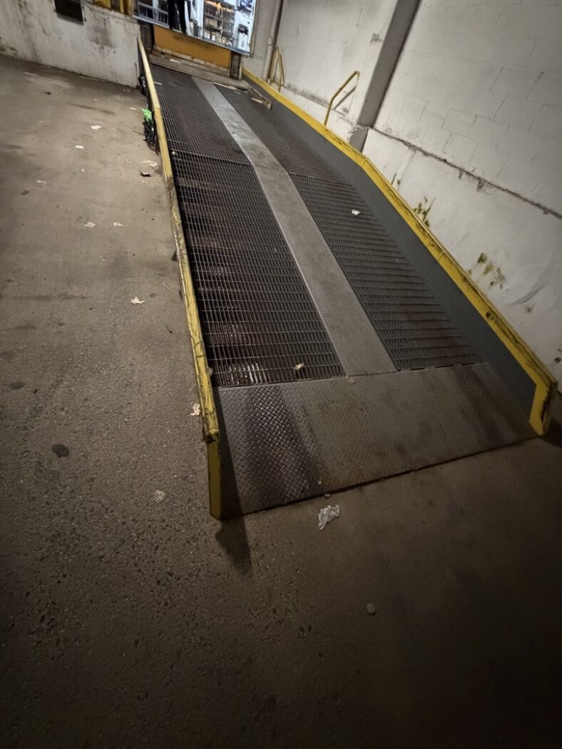 [Auction]: Used 2017 Dockzilla LE 10785 Loading Dock Ramp | New York ...