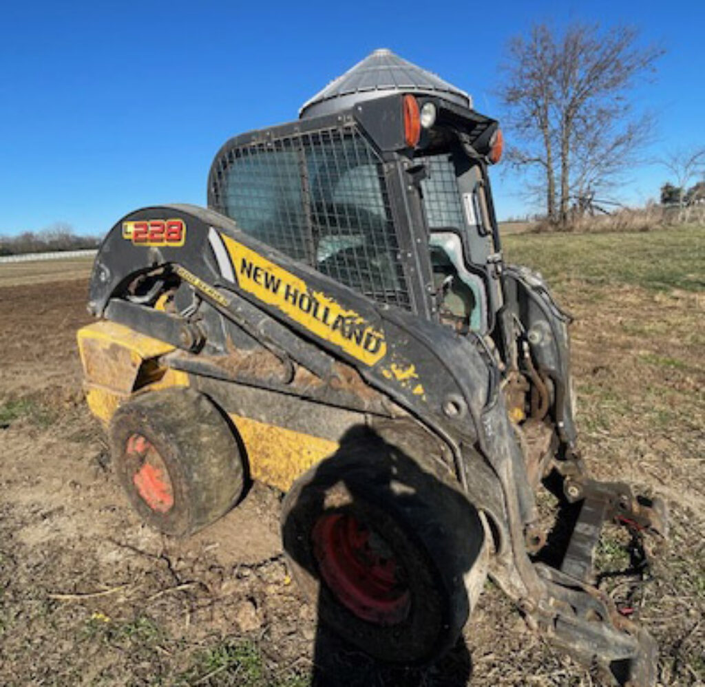 [Auction]: 2017 New Holland L228 Skid Steer | Ohio | damaged | CAG