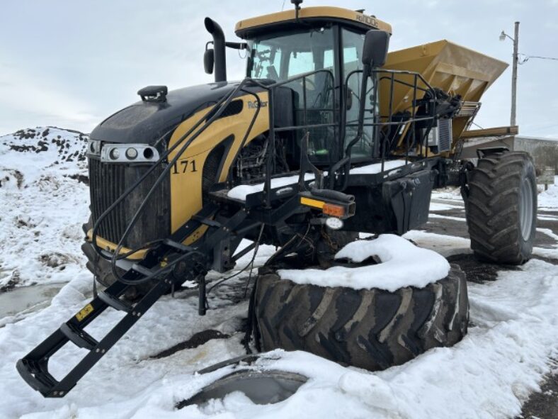 [Auction]: 2019 RoGator RG 1100C Spreader | est. 2,747 hours miles ...