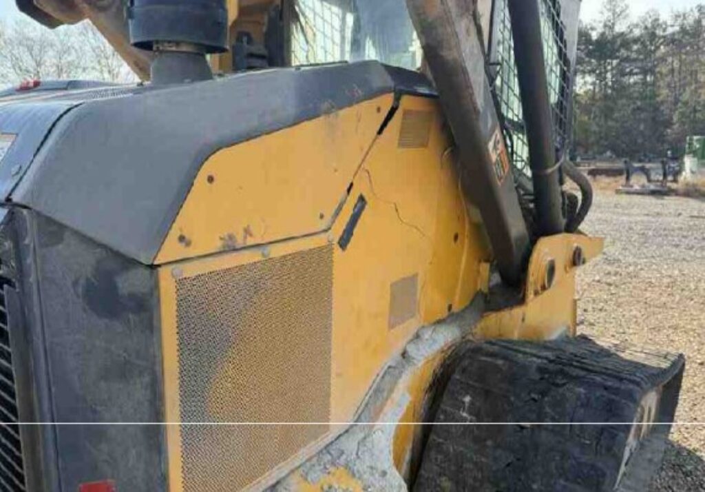 [Auction]: 2020 John Deere 333G Skid Steer | est 2600 hours miles ...