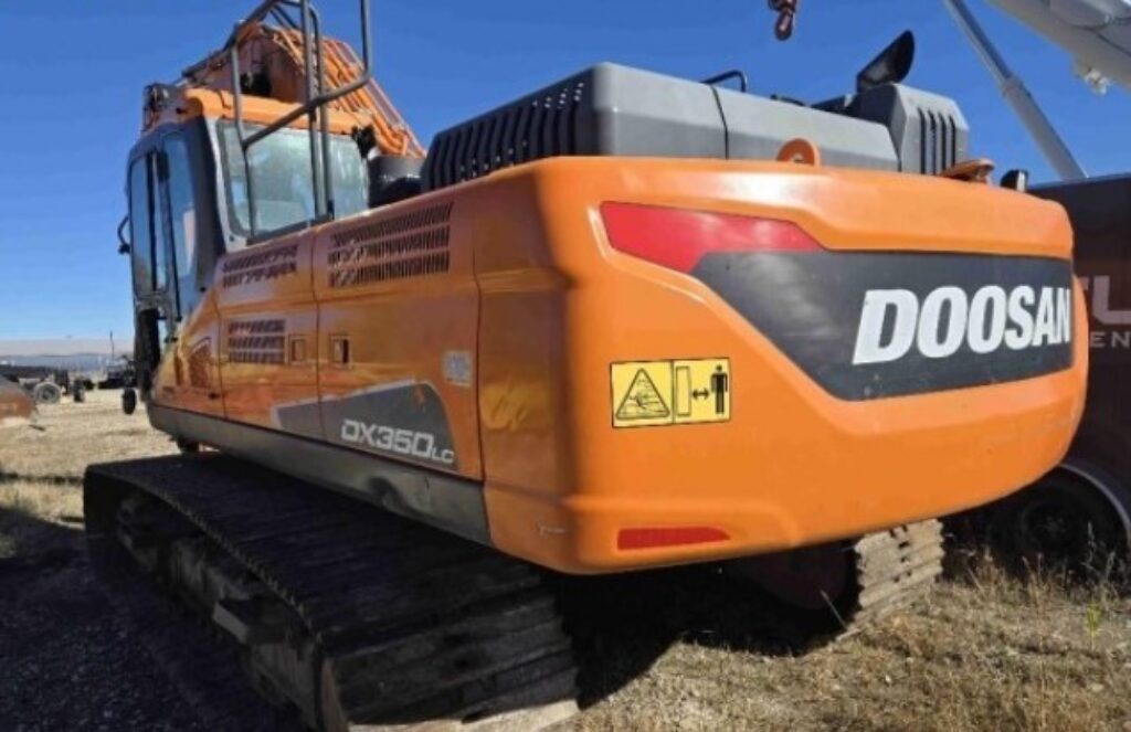 [Auction]: 2022 Doosan DX350LC-5 Excavator | est. 1,100 hours miles ...