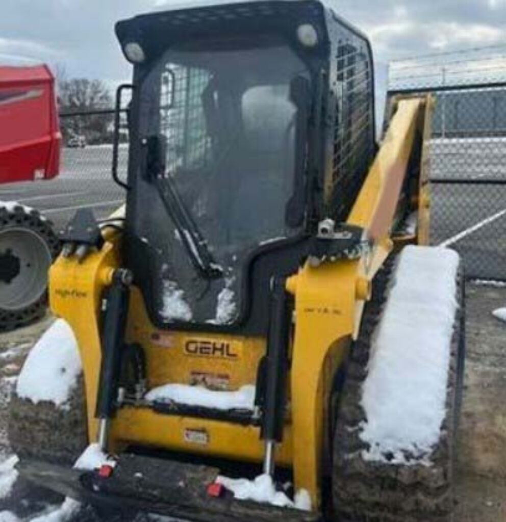 [Auction]: 2025 Gehl RT165 Loader | Ohio | damaged | CAG